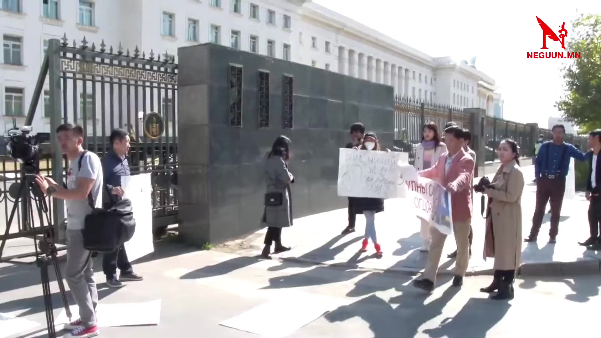 НЭН ЯДУУ ӨРХҮҮДИЙГ “УЛНЫ АЙЛ” ХЭМЭЭСЭН ХНХ ИЙН САЙД Д САРАНГЭРЭЛИЙГ ОГЦРОХЫГ ШААРДАН ЖАГСАЖ